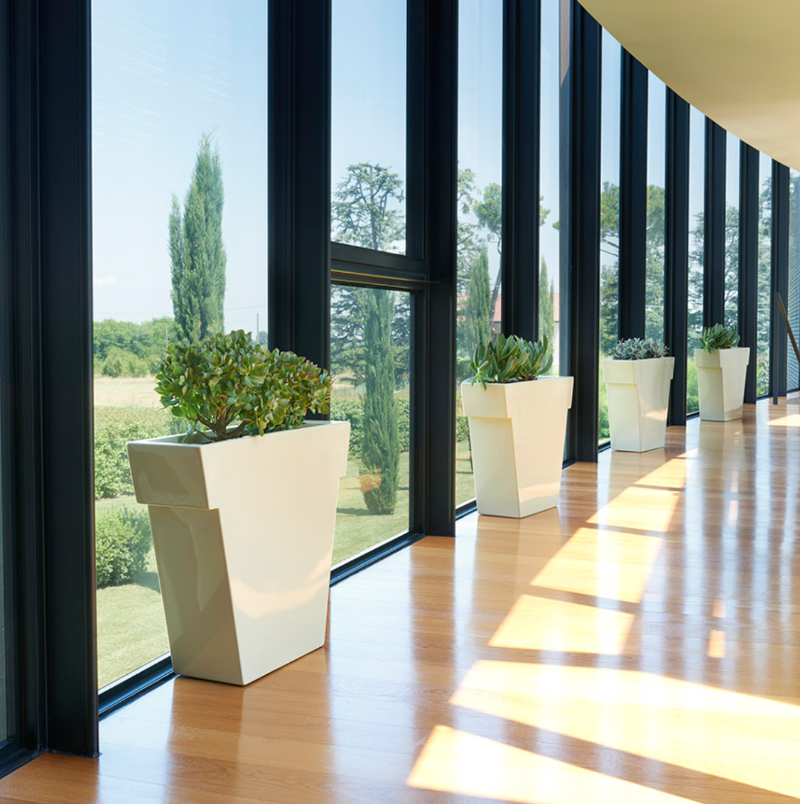 Grand Pot Blanc en Forme de Vase – Pots de Fleurs and Co